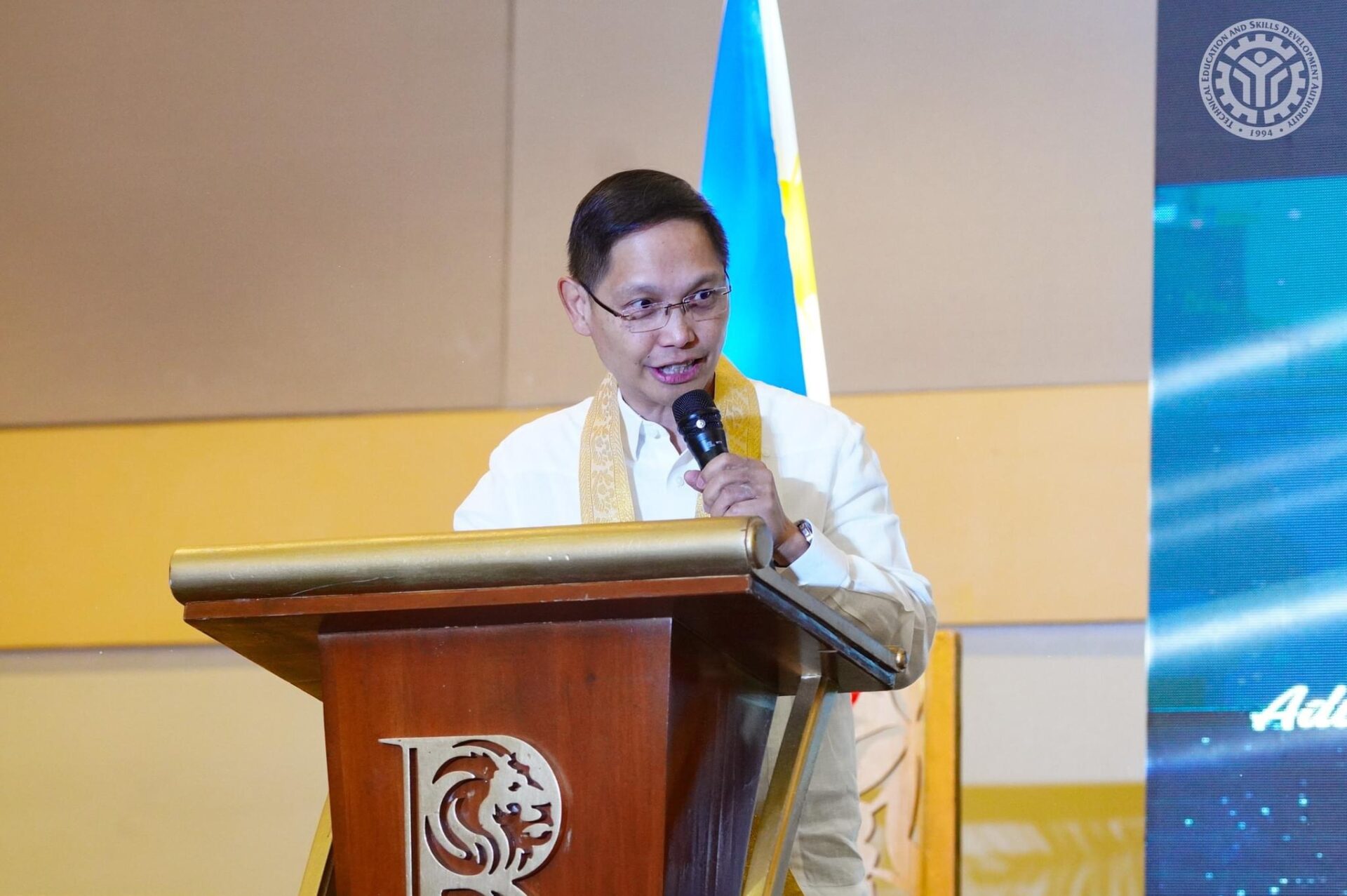 Tesda, CDC magtutulungang paramihin ang mga kwalipikado sa trabaho sa ... Tesda, CDC magtutulungang paramihin ang mga kwalipikado sa trabaho sa ...